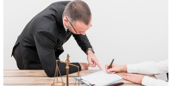 How To Choose The Right And Expert Lawyer - CCKM Law